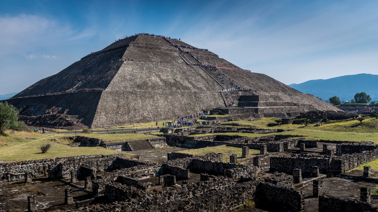 The Mysterious Pyramids Of This Iconic Mexican Destination Rival ...
