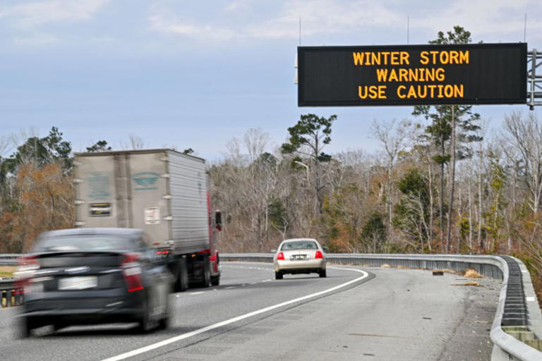 Florida airports close due to snow, hazardous winter conditions in ...
