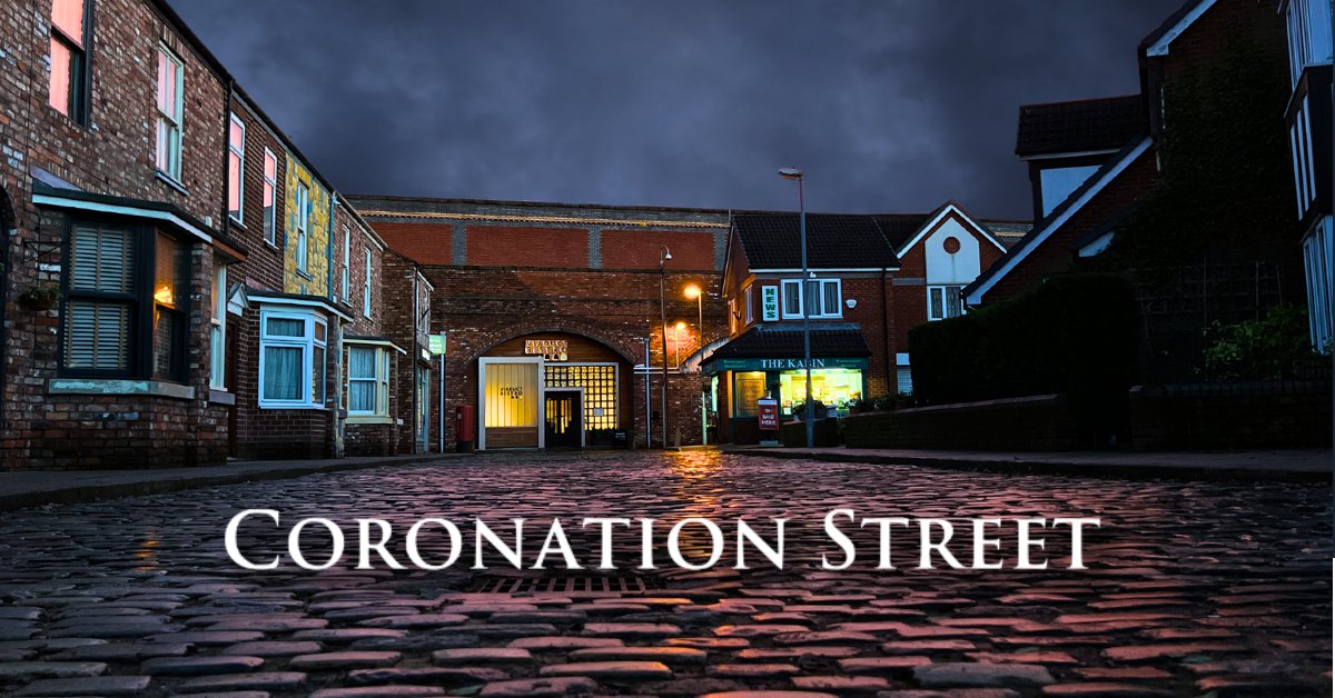 Coronation Street legend soaked in blood after filming gruesome scenes