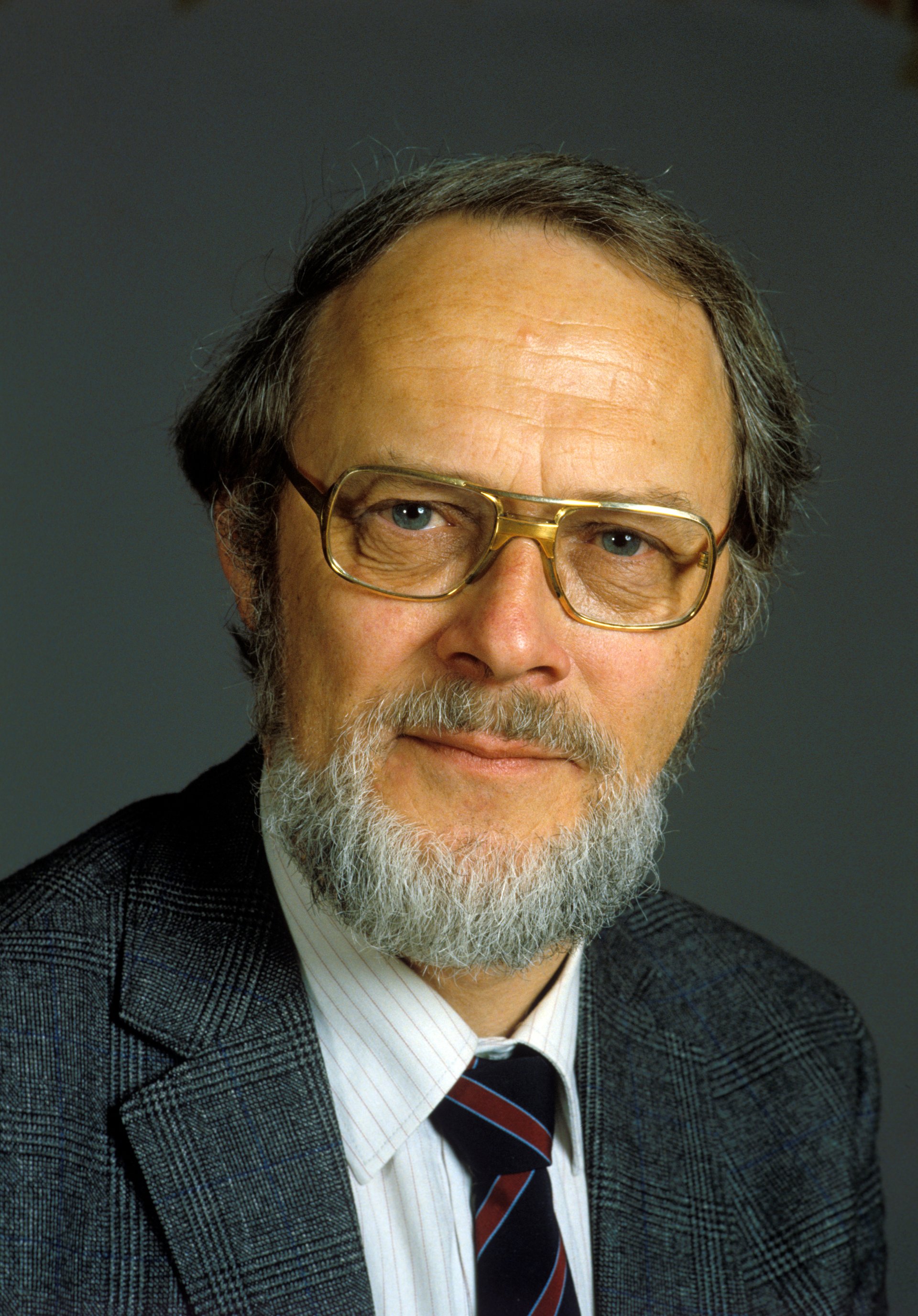 Tidligere Høyre-statsråd Tore Austad er død