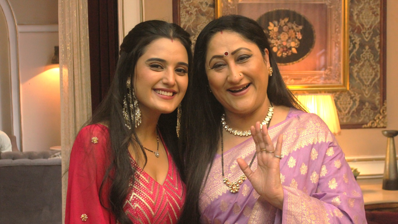 “Every day on set with her is like a masterclass,” says Ayushi Khurana on working with Jayati ...