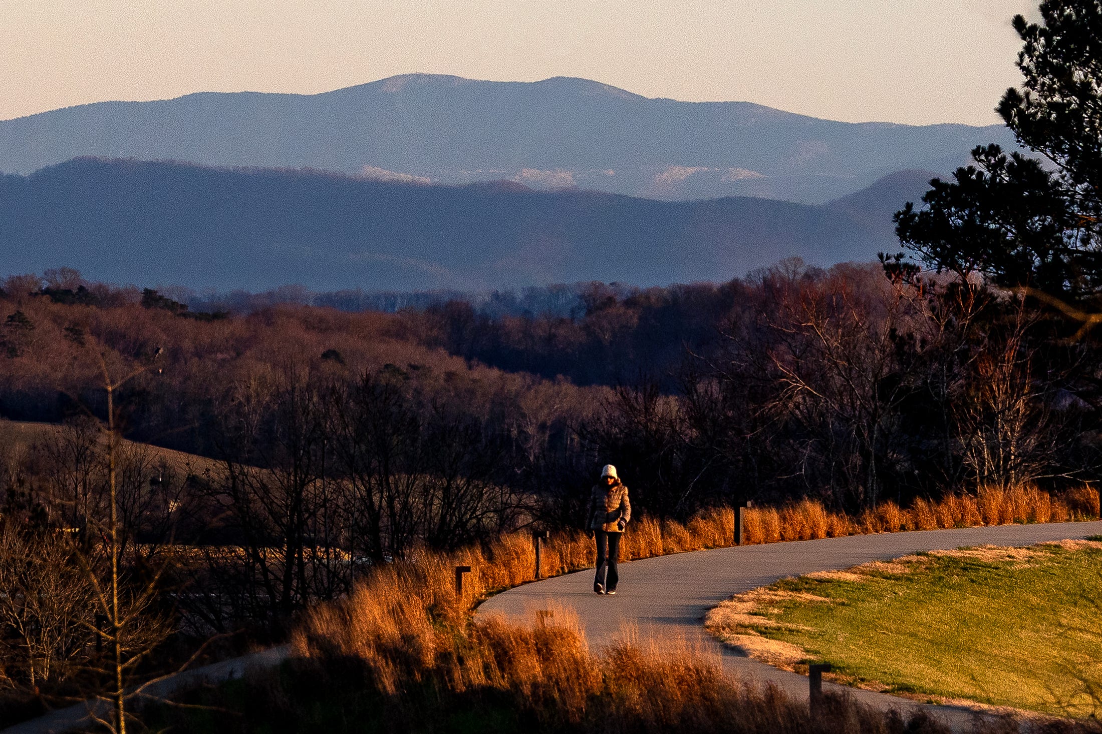 Shopper Blog: Rotarians build Sleep in Heavenly Peace beds so no child has to sleep on the floor