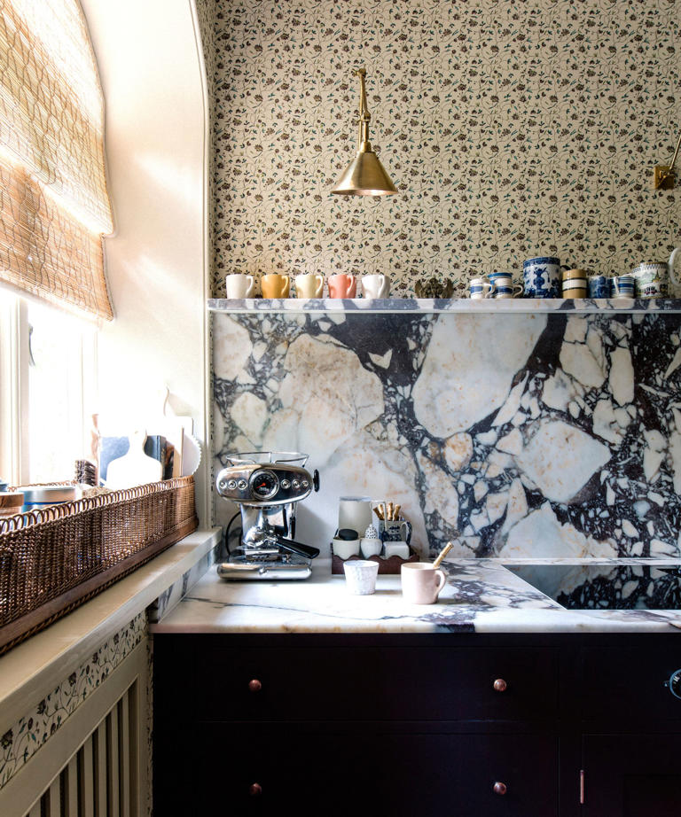 It's hard to make wallpaper work in a kitchen – but this stylish ...
