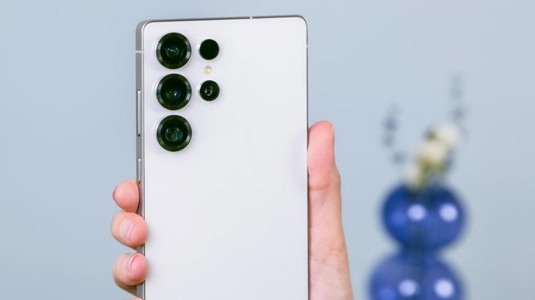 Samsung Galaxy S25 Ultra Hands On: AI Everywhere, Plus a Bigger Screen