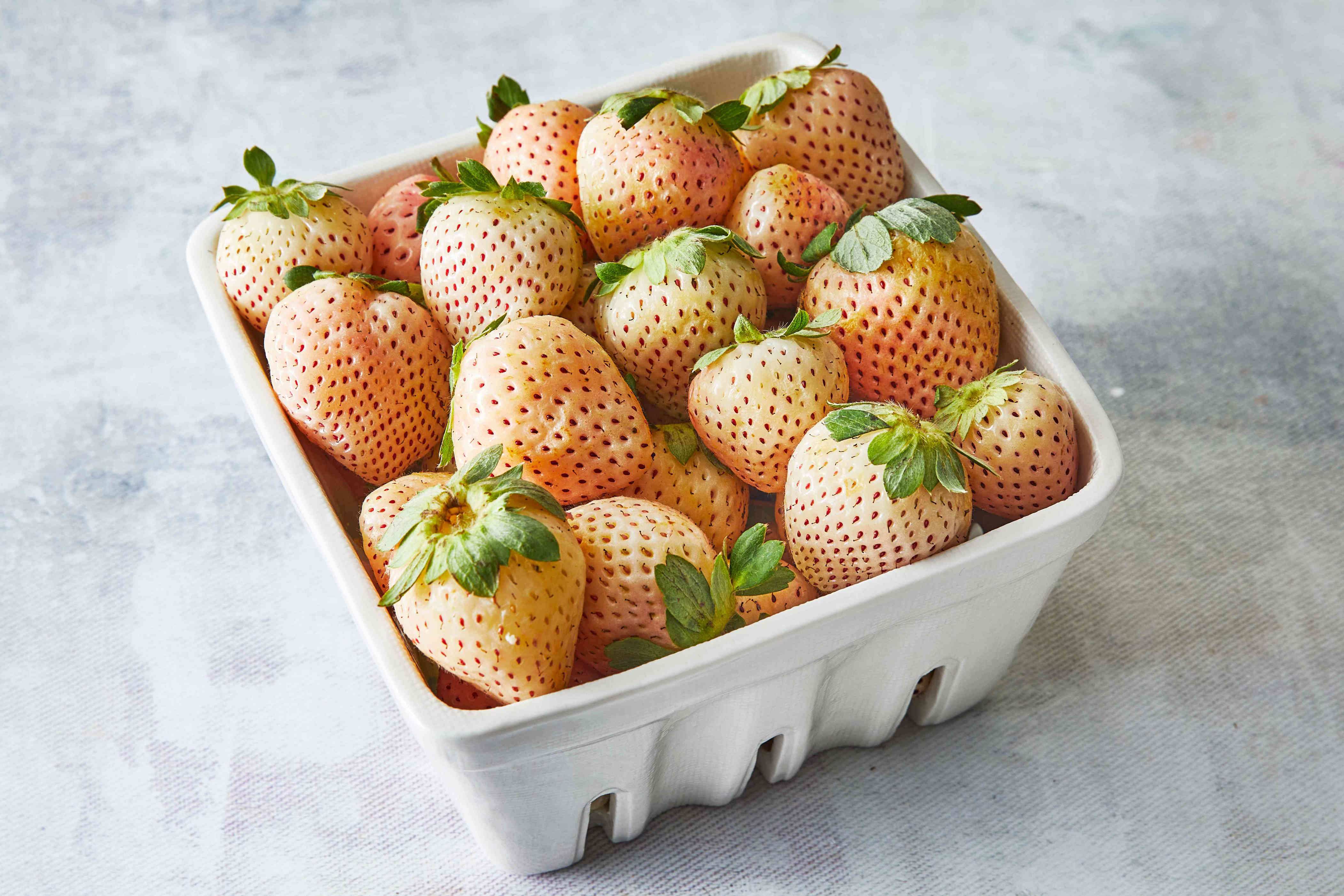 What Are White Strawberries And Why Are They So Expensive?