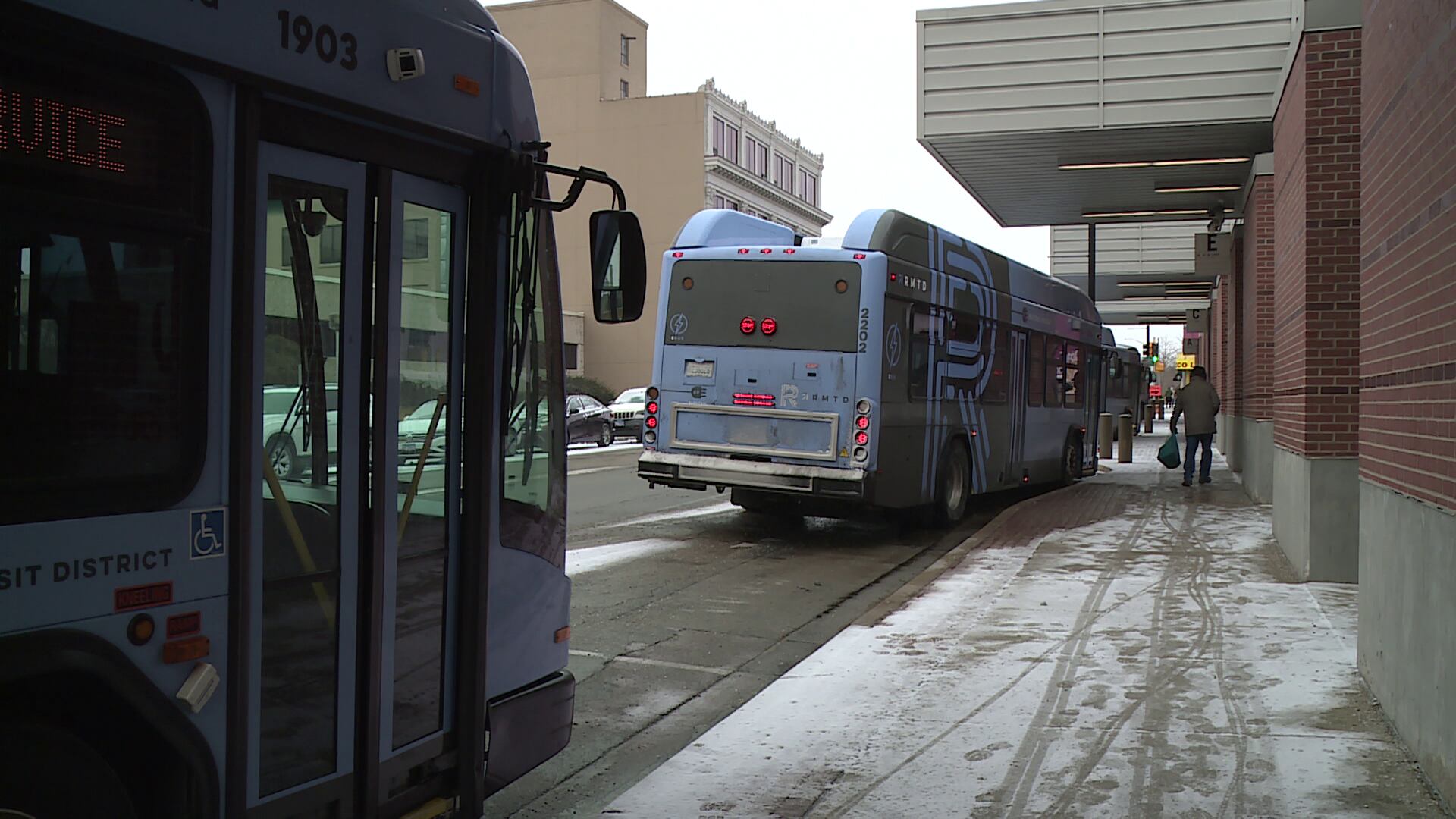 Rockford’s Mass Transit District offers free bus rides to college students