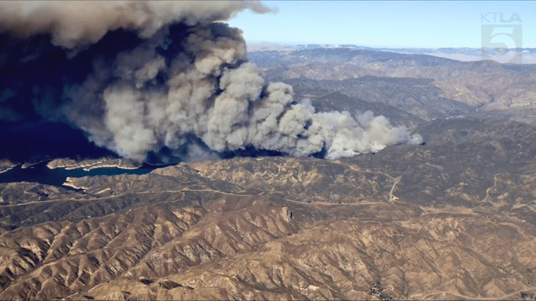 Photos: Hughes Fire threatens Castaic, California