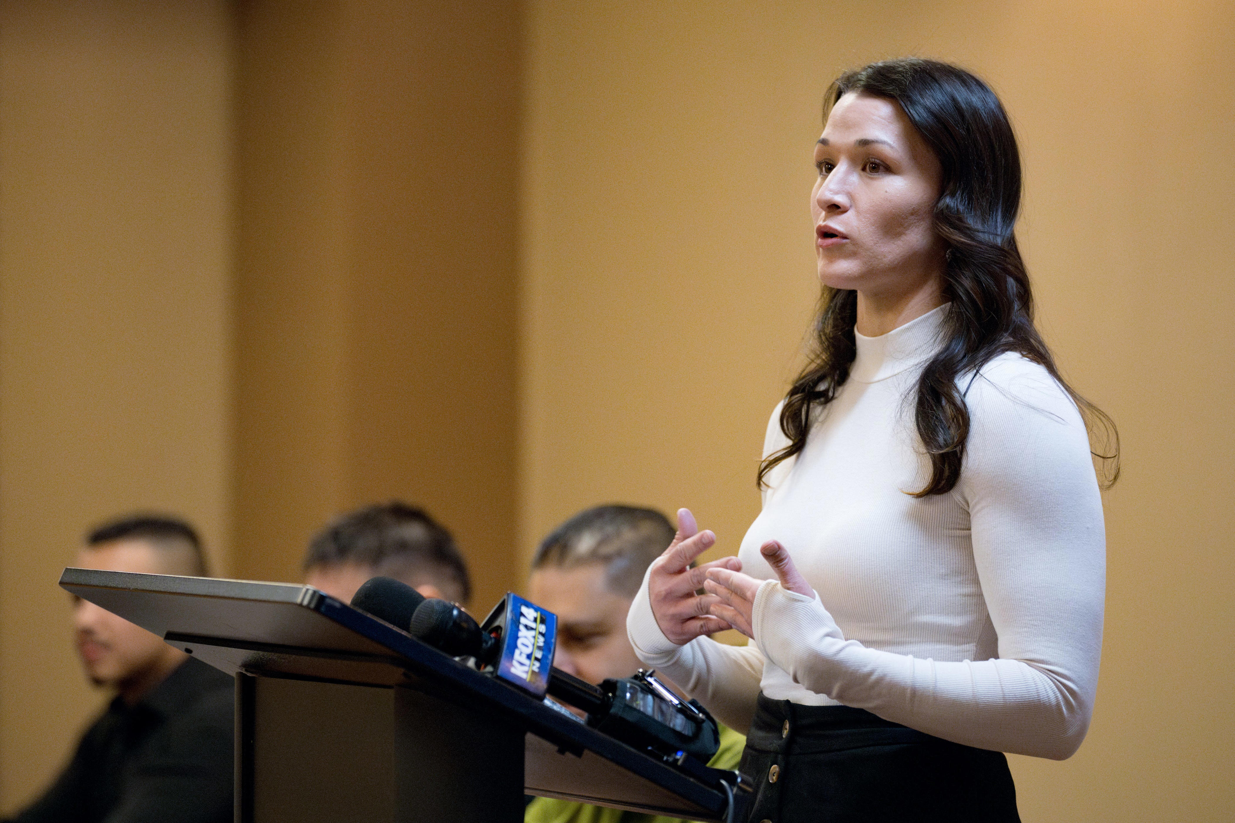 El Paso boxer Stephanie Han looks to join her sister, Jennifer Han, as ...