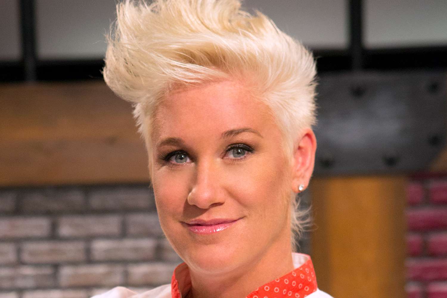 Anne Burrell’s Cause of Death Ruled a Suicide 5 Weeks After Food ...