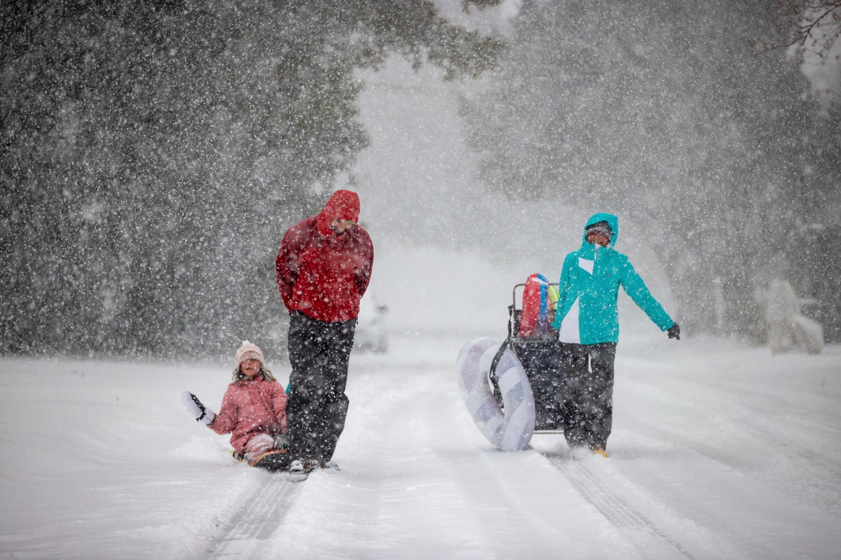 Winter storm live updates: Florida buried in record-breaking snow as ...
