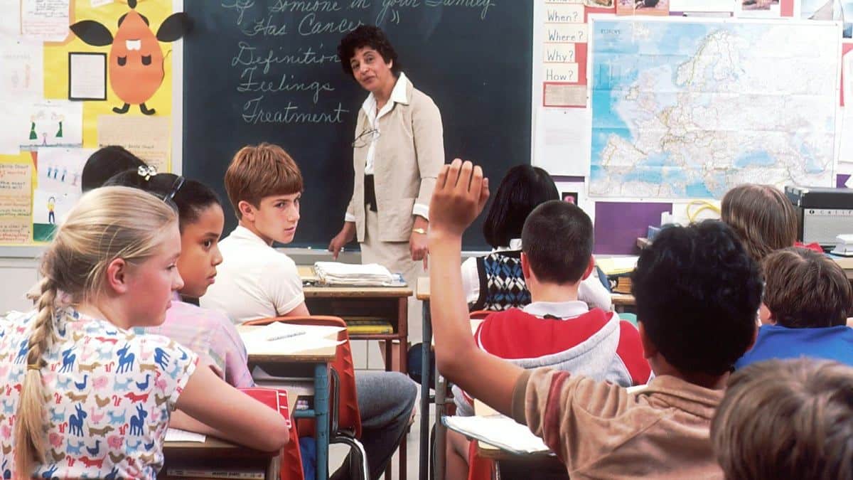 In 2009, Sweden chose to replace books with computers. 15 years later ...