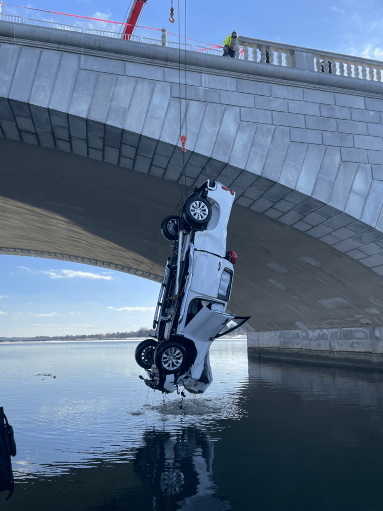 Police ID men who died when truck crashed from bridge into icy Potomac ...