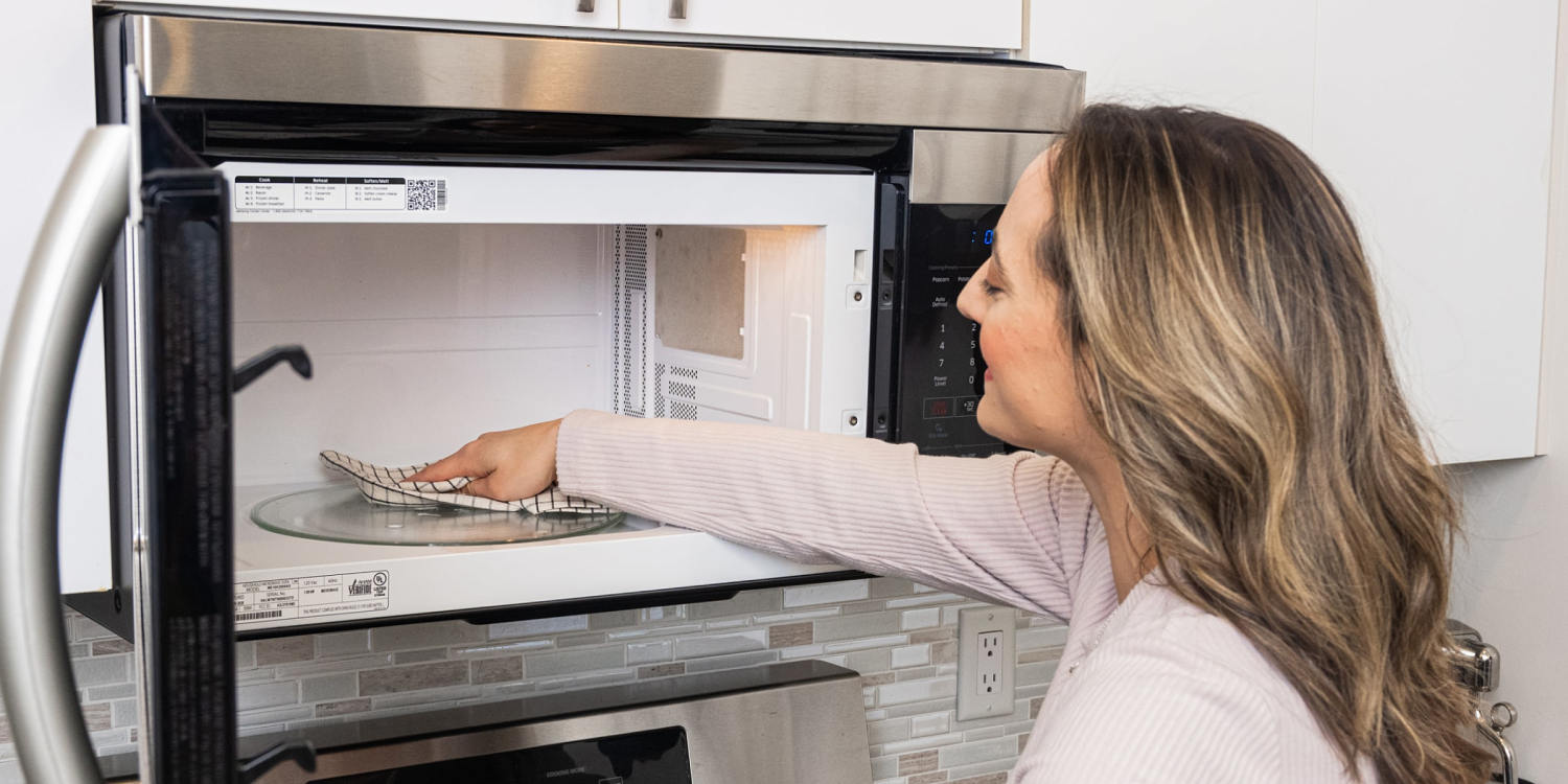 Expert tips to clean your microwave properly