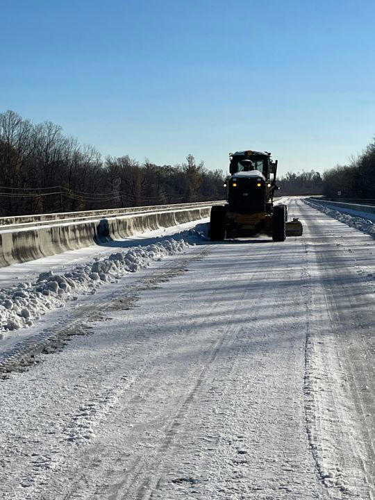 ‘Yes, Florida has snowplows’: Crews work to clear roads after historic ...