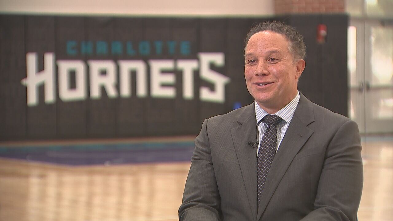 Hornets’ play-by-play broadcaster Eric Collins brings high-energy style ...
