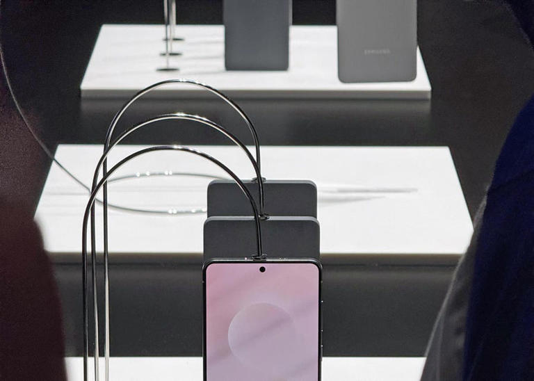 Samsung Galaxy S25 Edge: What We Know Ahead of the Slim Phone's May 12 ...