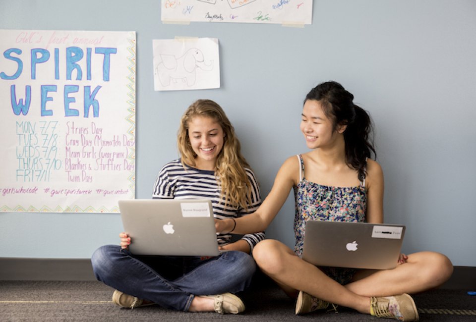 Free STEM Summer Camp from Girls Who Code Opens Registration 2025