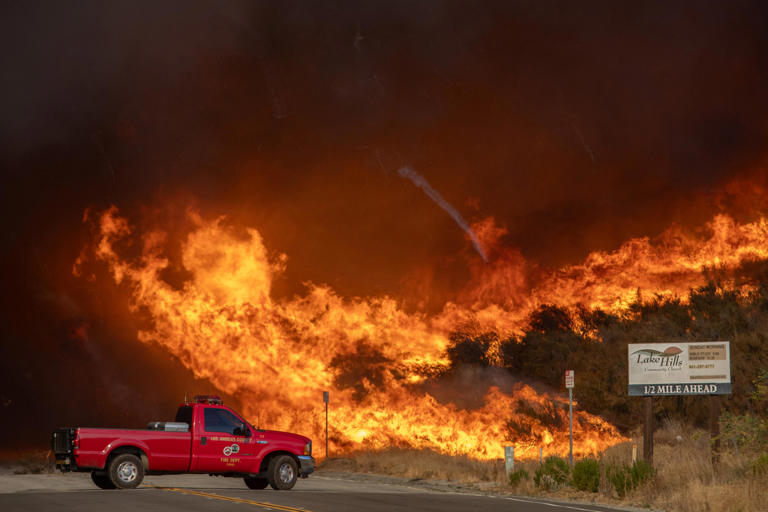 LA County's Hughes wildfire goes from brush blaze to 9,000+-acre ...