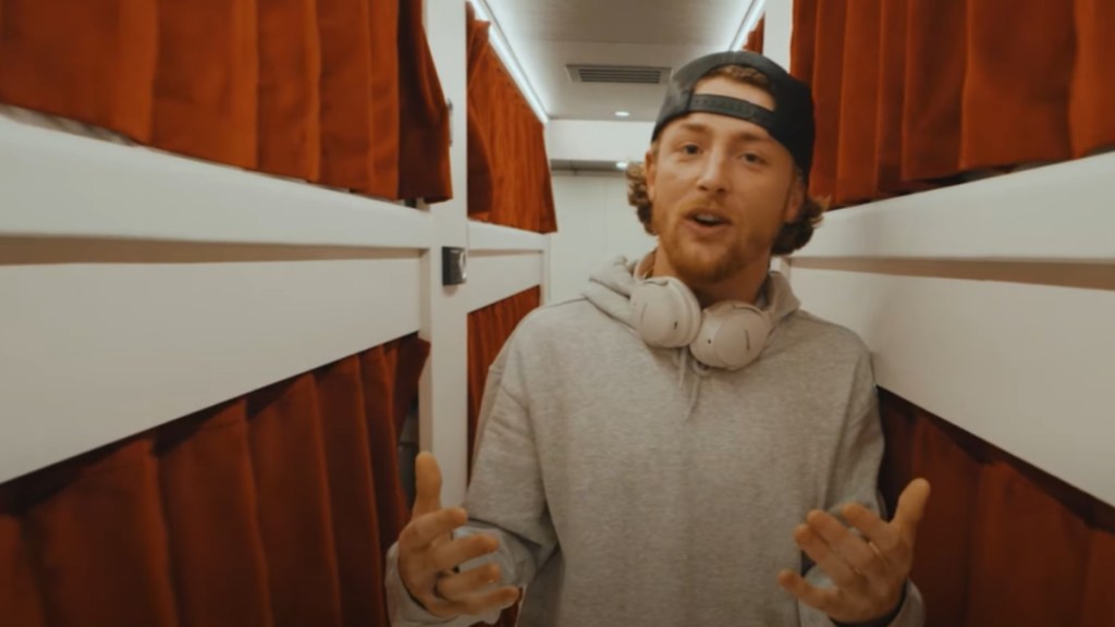 Bailey Zimmerman Apologizes for His ‘Drunk' Crash My Playa Performance