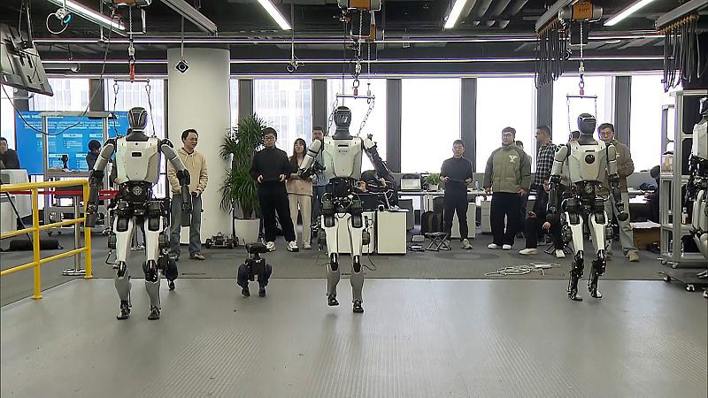 La Cina presenta la prima base di addestramento per robot umanoidi La Cina presenta la prima base di addestramento per robot umanoidi