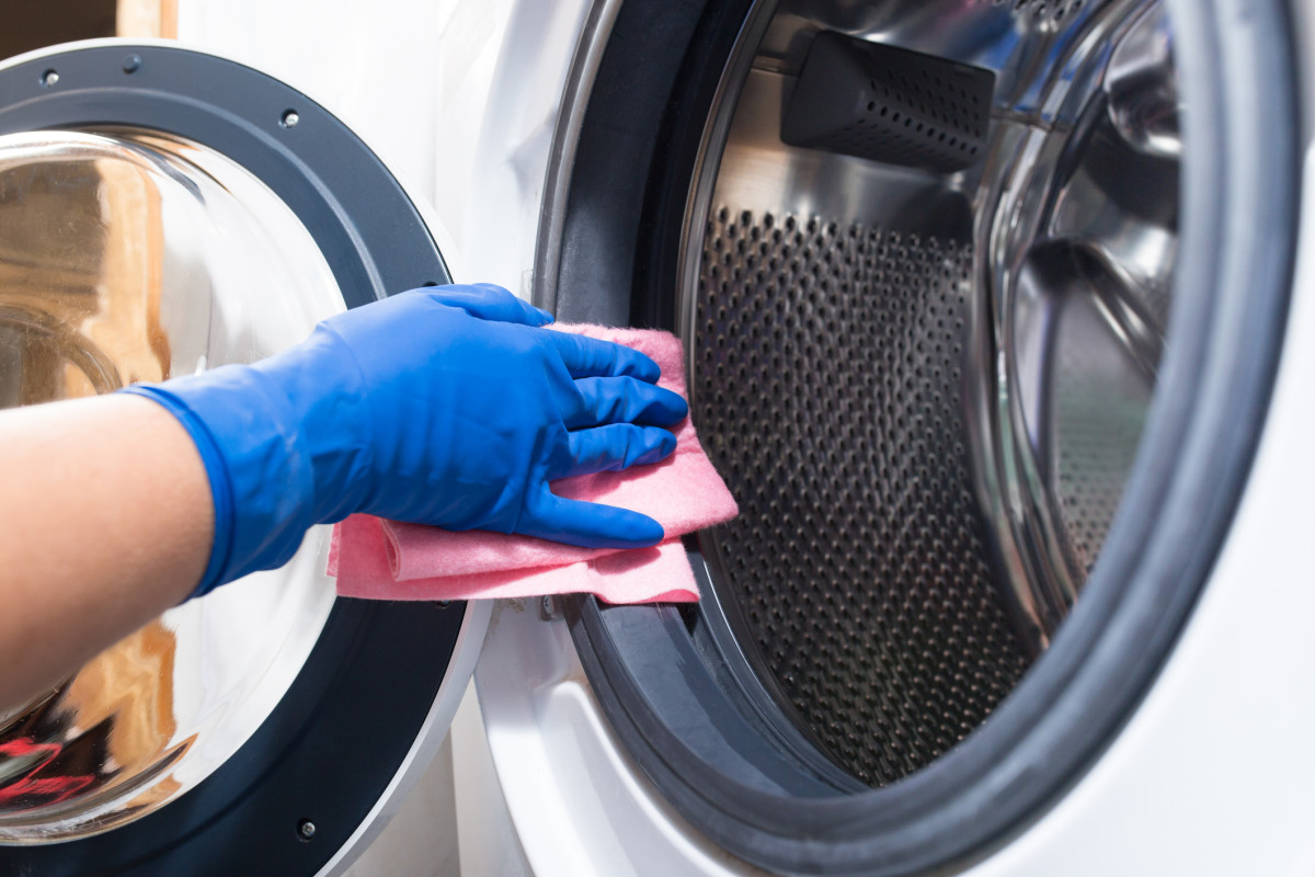 How to Clean a Washing Machine, According to An Appliance Expert