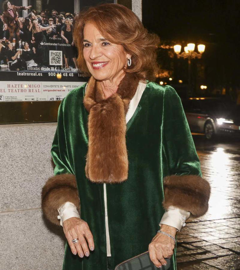 Cari Lapique retoma su vida social en pleno duelo: cita en el Teatro ... Cari Lapique retoma su vida social en pleno duelo: cita en el Teatro ...