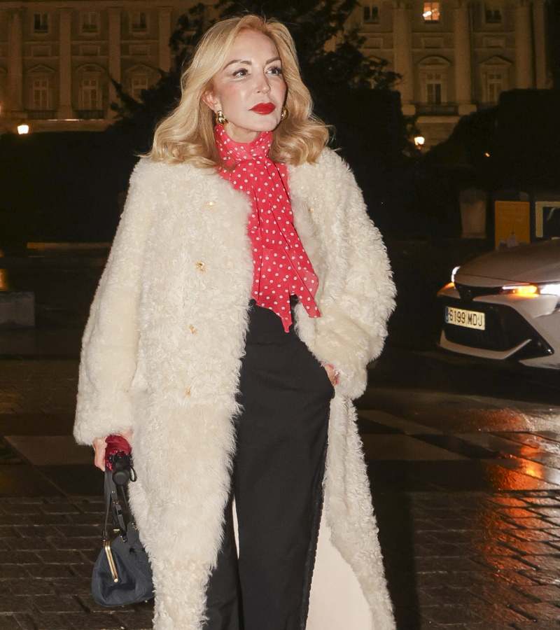 Cari Lapique retoma su vida social en pleno duelo: cita en el Teatro ...