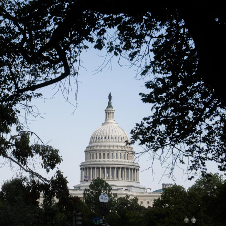 Trump warns he'll adjourn Congress to make recess appointments