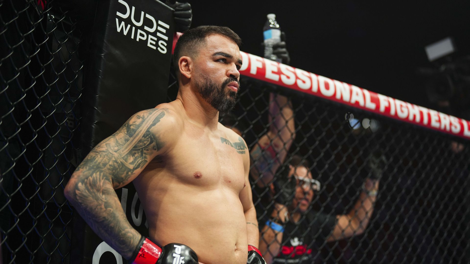 Pitbull Signs With GFL