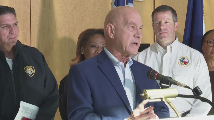 'Damn near close to perfect' | Mayor Whitmire praises city's response ...