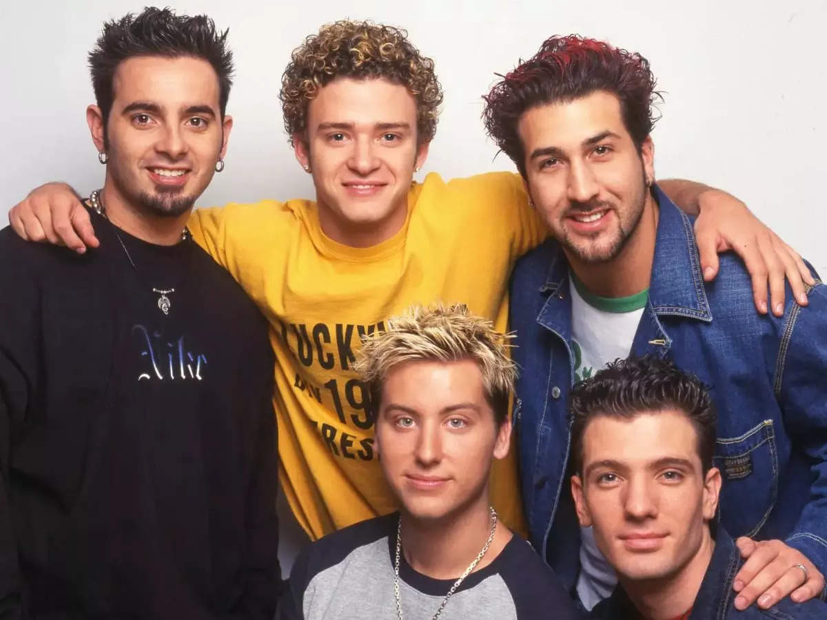 Justin Timberlake's hilarious reaction to surprise NSYNC reunion at his concert has fans buzzing ...