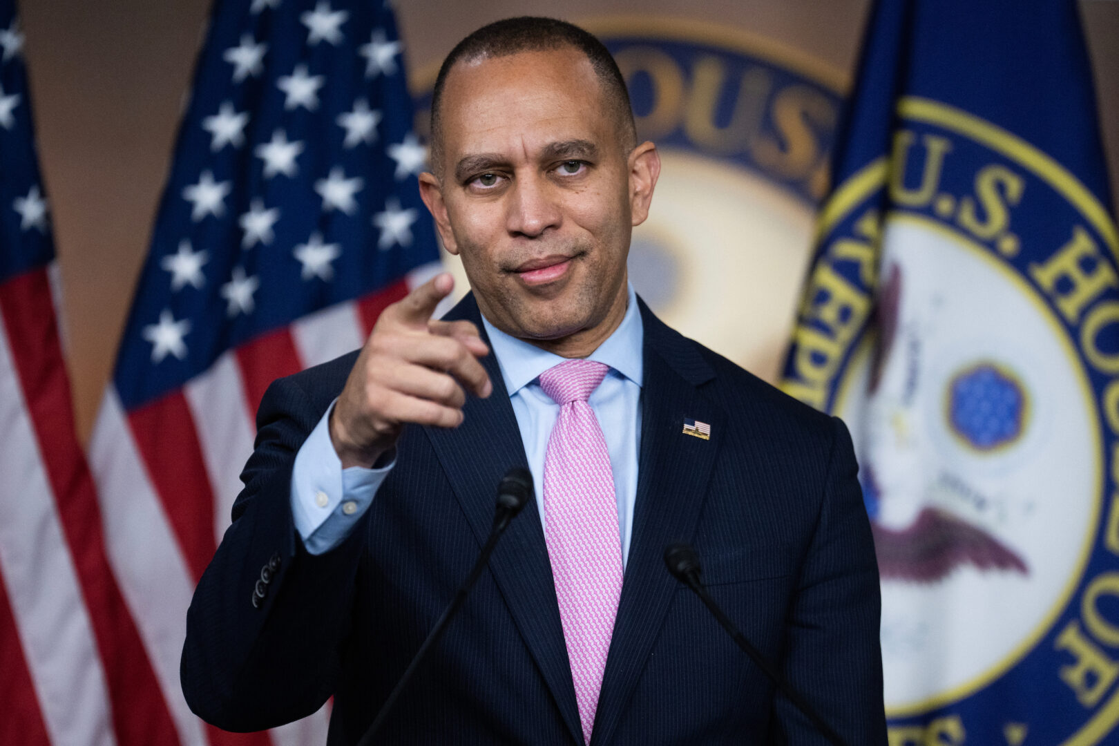 Congressional dad bod grows as Jeffries joins Dads Caucus