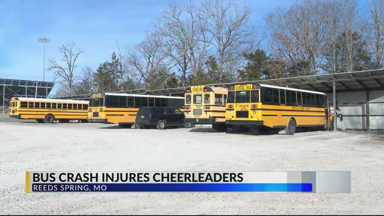 Forsyth bus crash injures cheerleaders