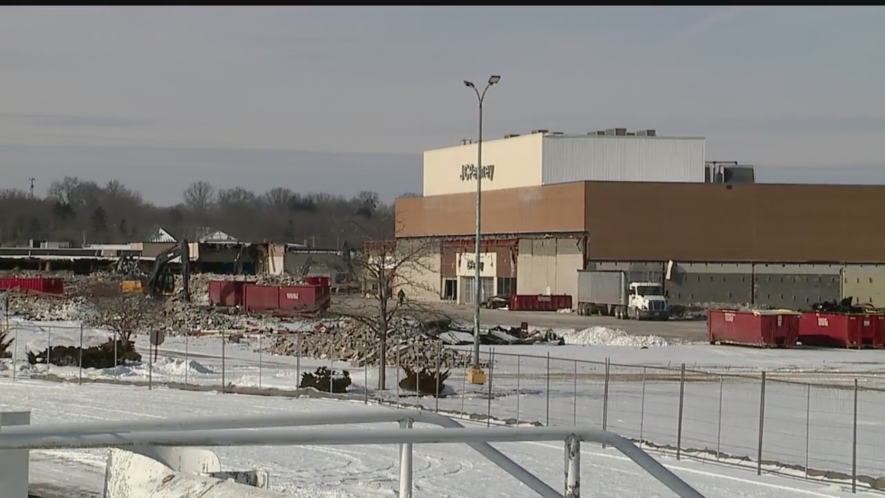Demolition of Shenango Valley Mall continues in arctic temperatures