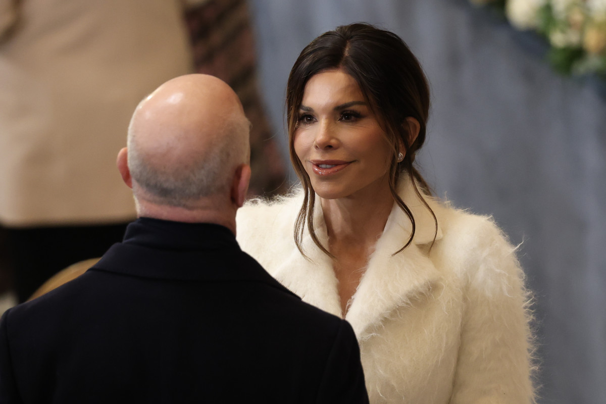 Jeff Bezos Makes Decision On President Trump Wedding Invite