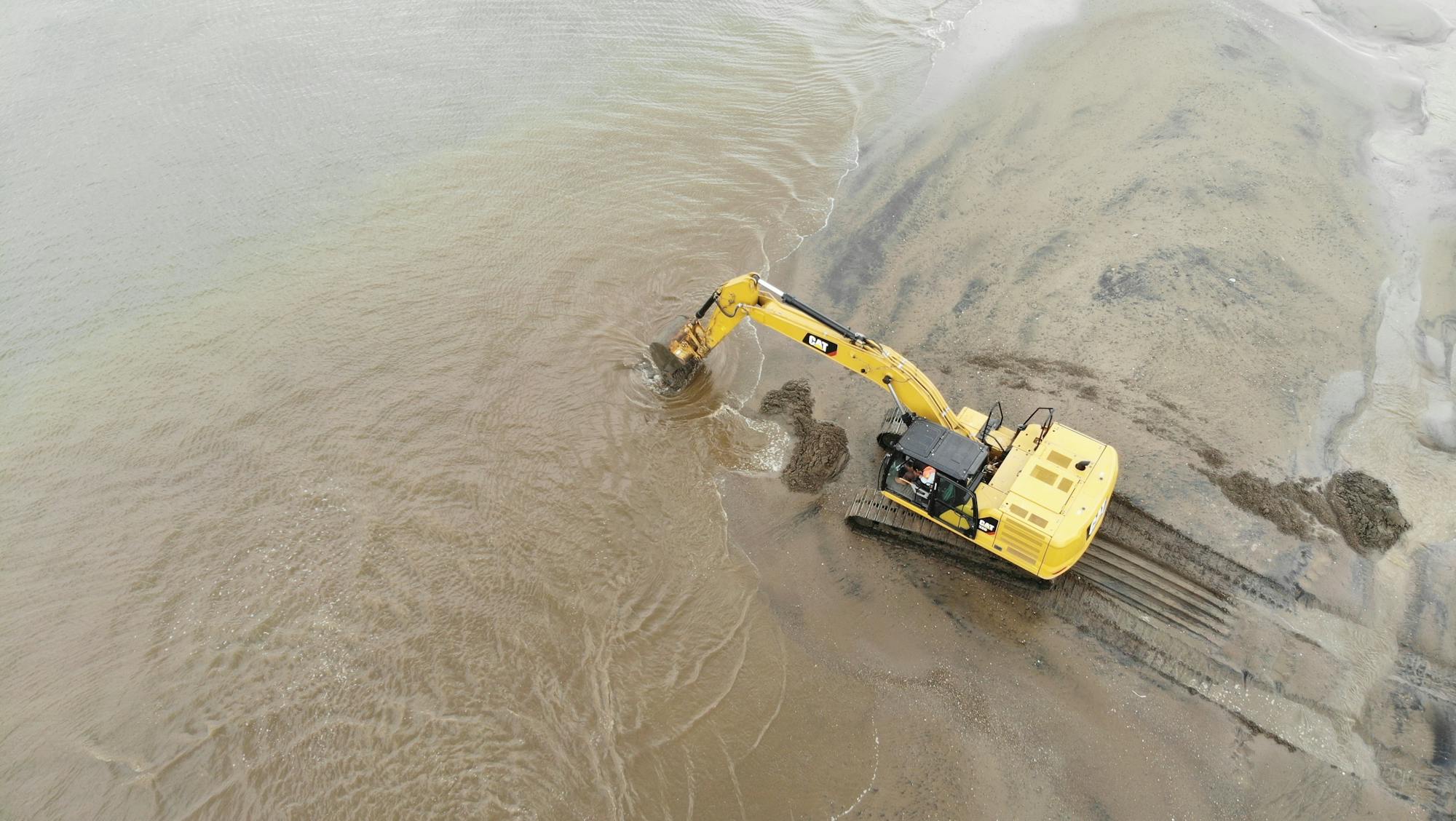 The last time it was legal, exports of sea sand destroyed dozens of ...