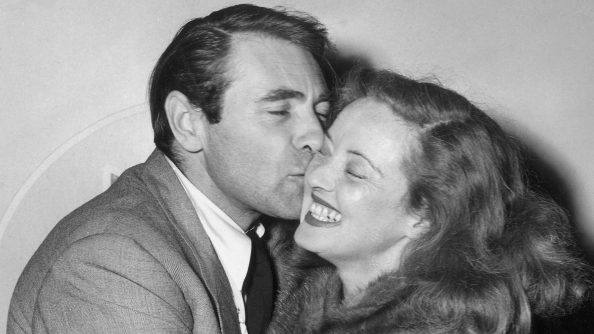 Inside Bette Davis's 4 Marriages-Including the One That Ended Over Books