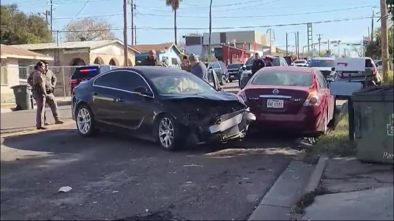 Vehicle chase ends in crash in Central Laredo