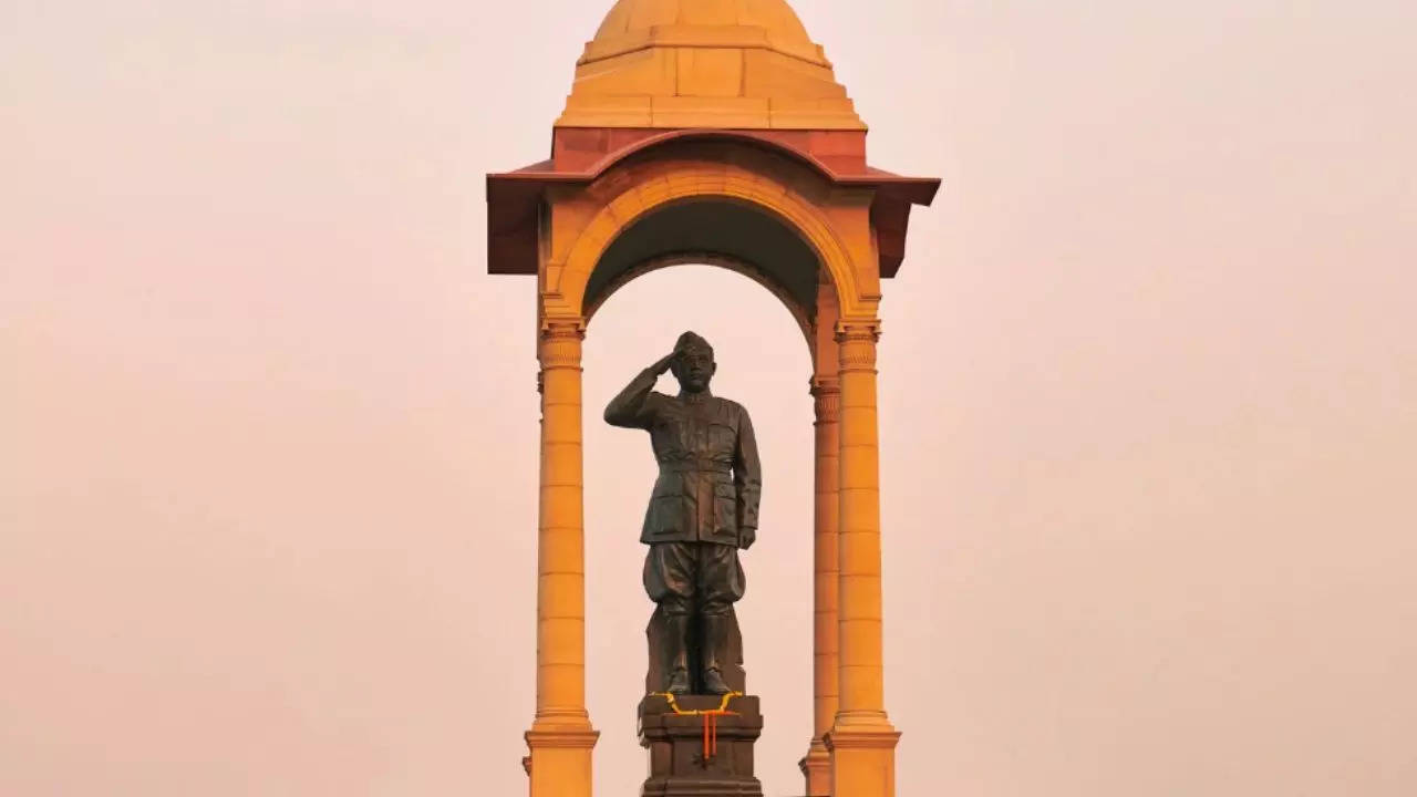 Subhash Chandra Bose Jayanti 2025: 50+ Quotes, Wishes, Messages to ...