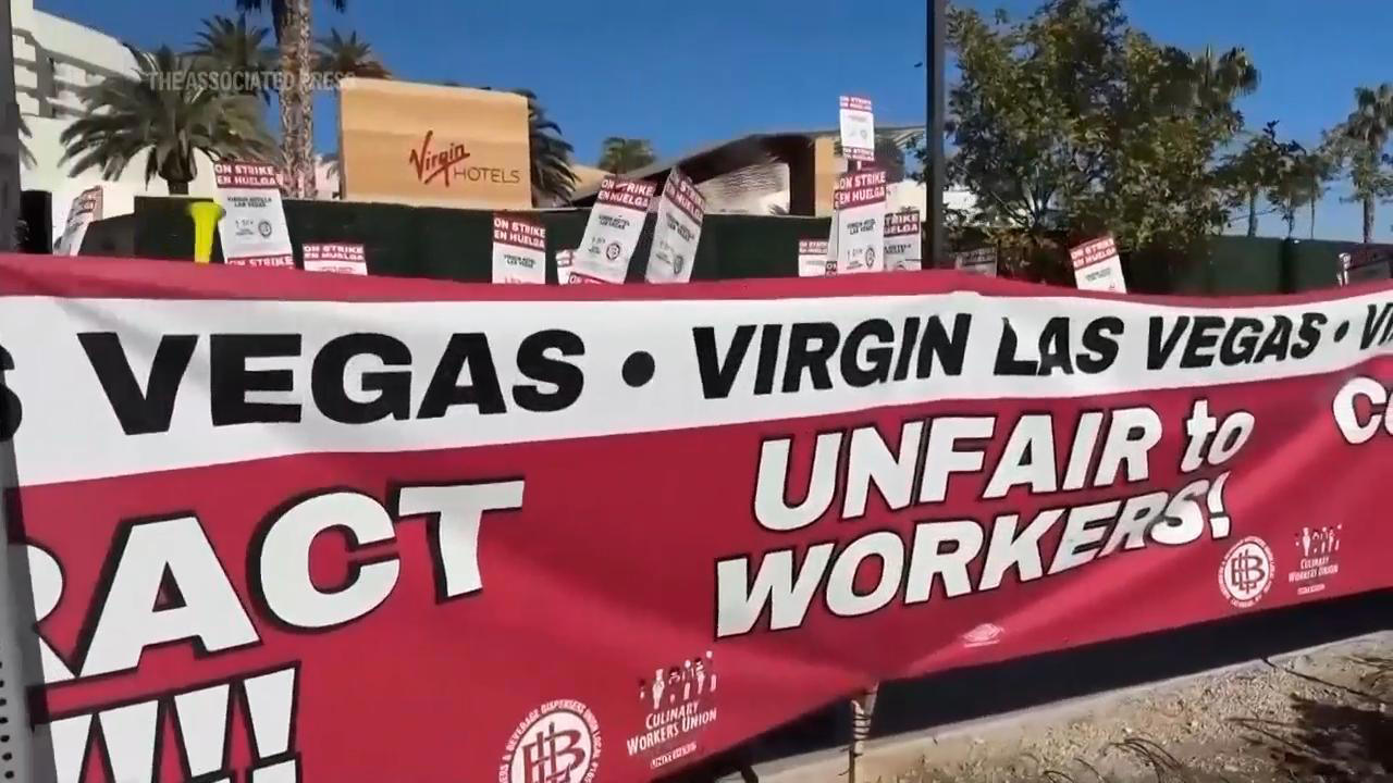 Las Vegas hotel workers union reaches deal with casino to end longest ... Las Vegas hotel workers union reaches deal with casino to end longest ...