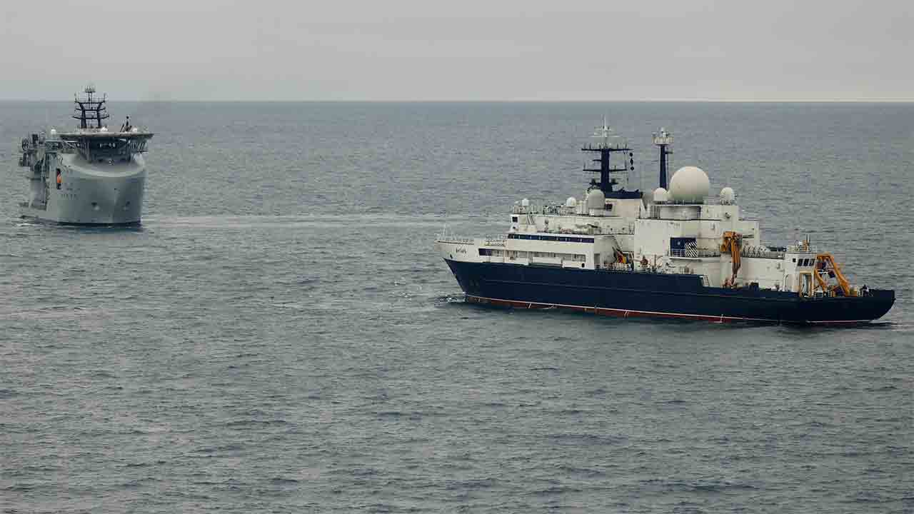 Den britiske marinen sporer russisk spionskip i Den engelske kanal
