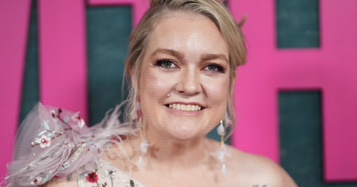 Colleen Hoover Deactivates Her Instagram Amid Justin Baldoni & Blake ...