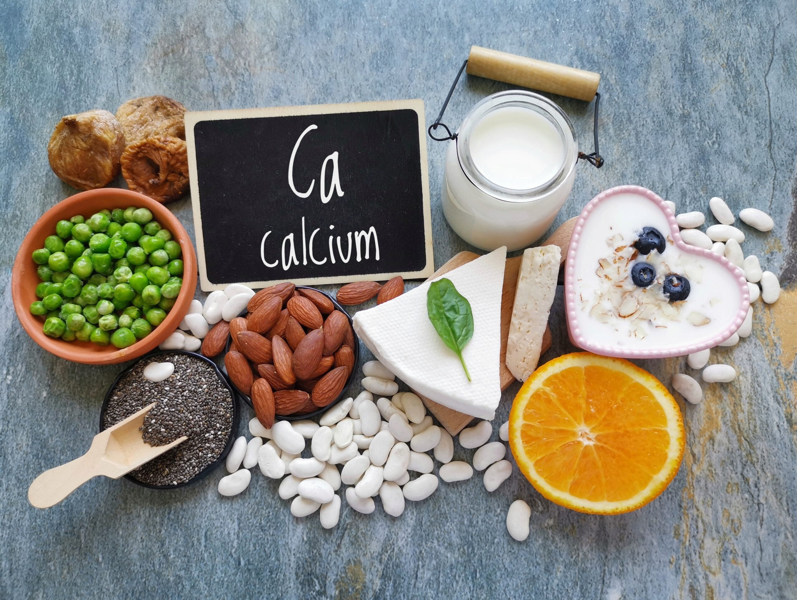 Sådan kan calcium og D-vitamin påvirke din knoglesundhed, hvis du tager ...