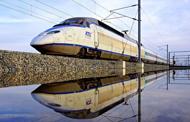 "열차에 사람 치였다" 알고보니 선로 인근서 잠든 노숙인… KTX 30분간 정차