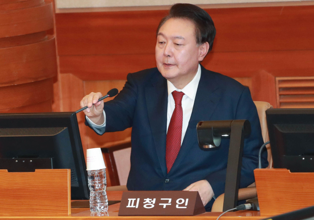 박은정 "수인번호 0010 尹, 머리 손질 누가 승인했나? 메이크업 의혹도"