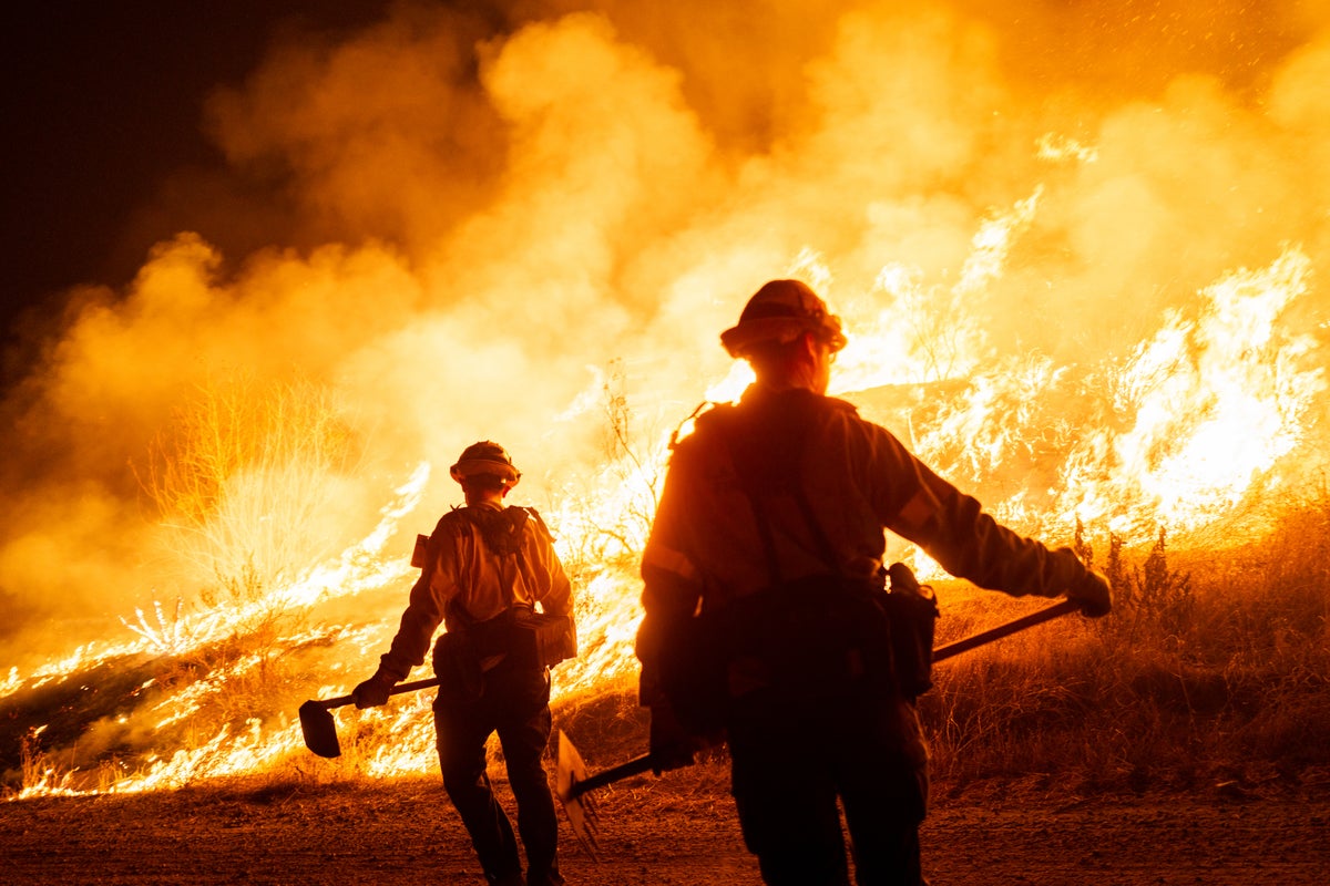 Hughes fire live updates: 30,000 Californians forced to evacuate as ...