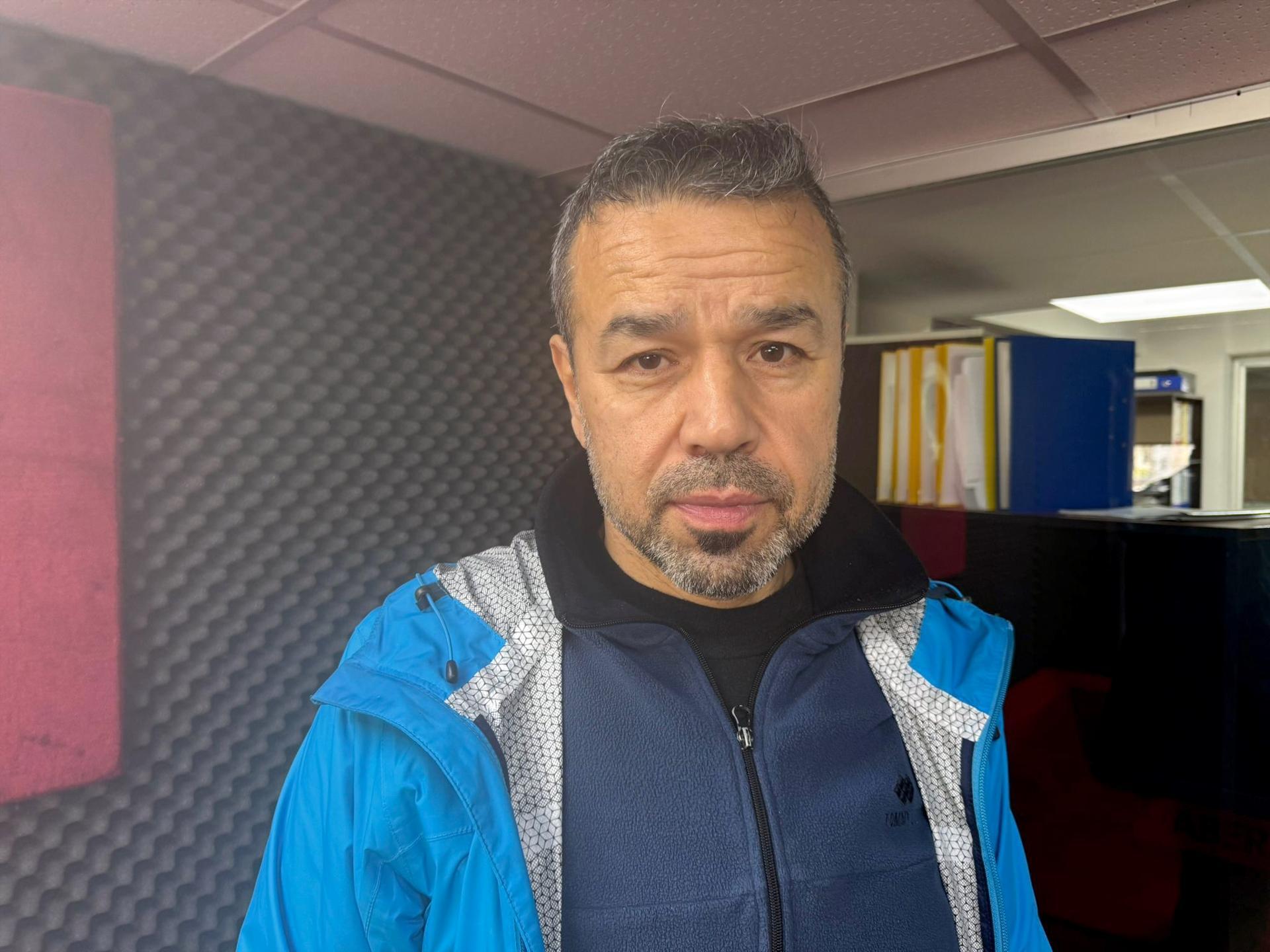 Yanan otelde 20 yıldır kayak dersi veren eğitmen: Orası bizler için ...