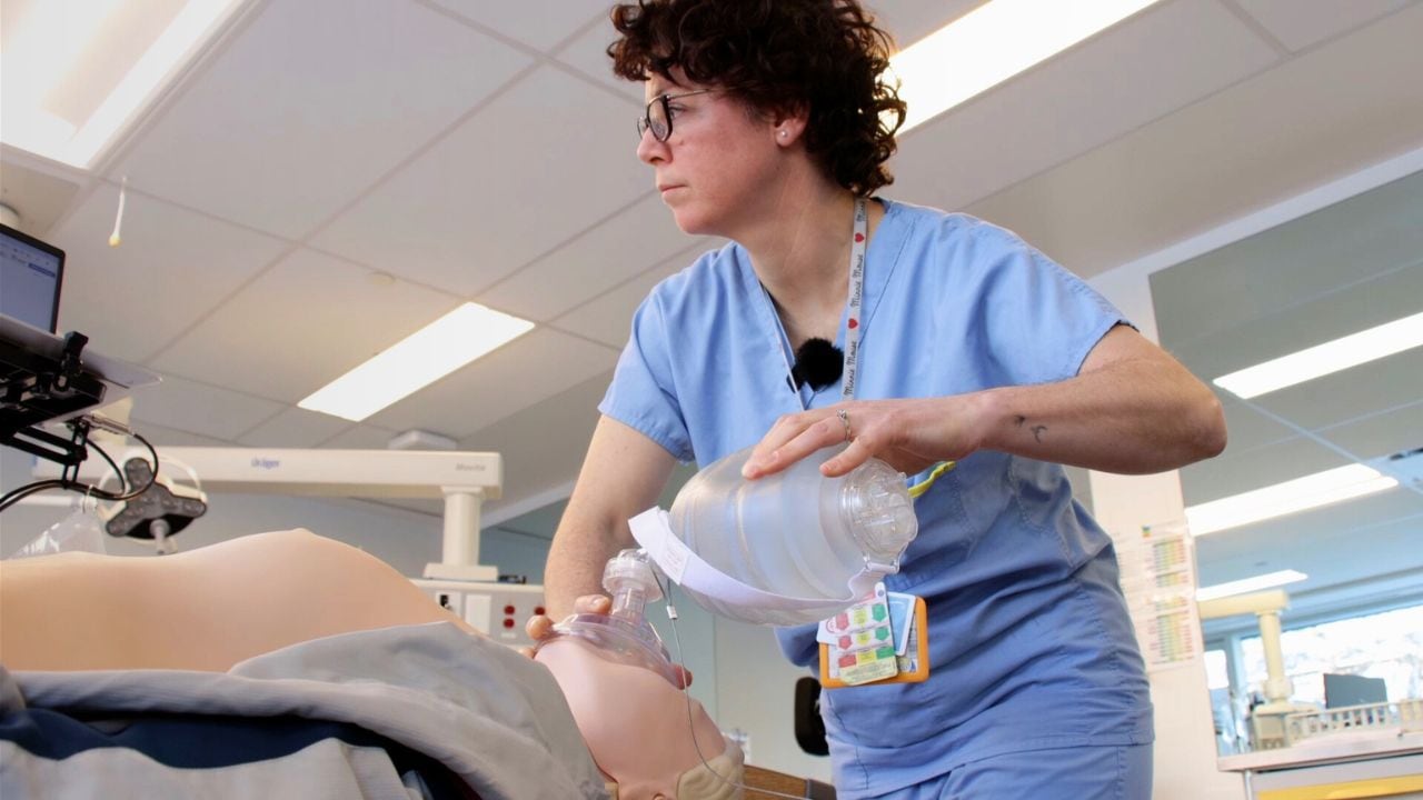 This new interactive training system gives health-care workers a ...