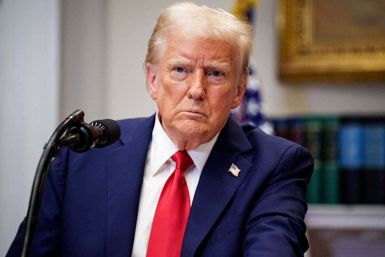 Trump administration tests the power to email every federal employee at ...