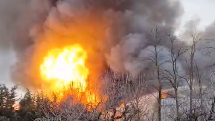 Grossbrand in Kaiseraugst AG: Grossbrand im Aargau – Video zeigt Explosion